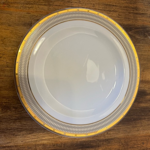 Mikasa | Dining | Vintage Mikasa Fine China Cambridge Pattern Y50 ...